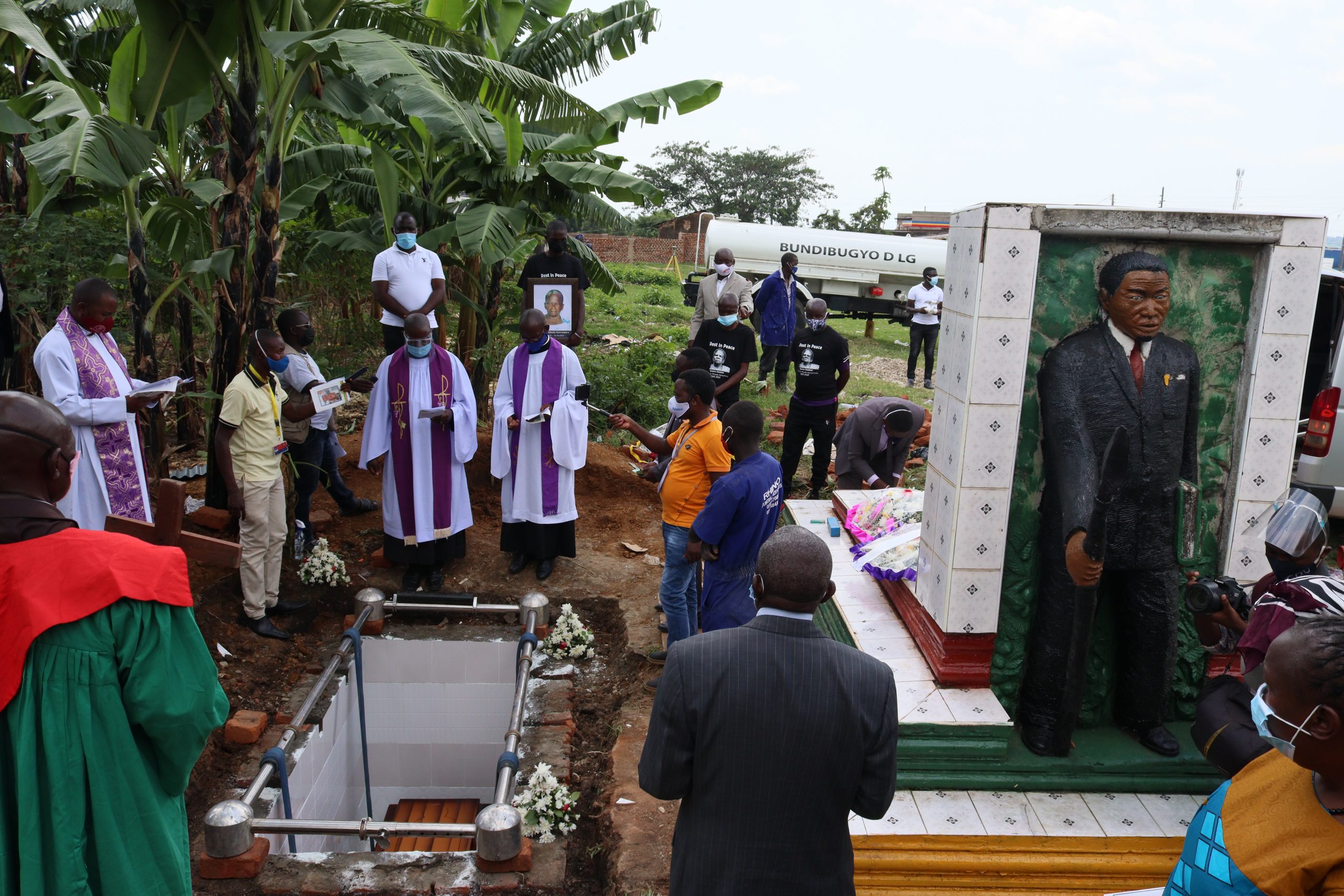 Bwamba Queen Mother laid to rest in a scientific burial. - Rwenzori Daily
